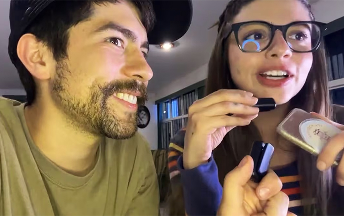 Daniela Parra transmite llamada en directo con su padre
