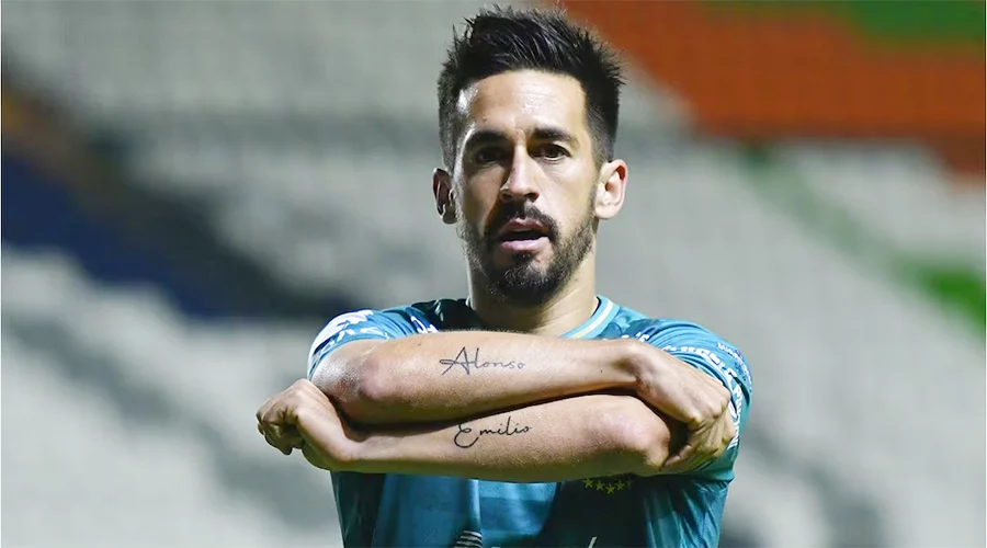 Fallece hijo de Fernando Navarro; León le dedica mensaje