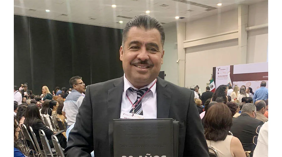 Se 'destapa' Ulises Ruiz para el SNTE