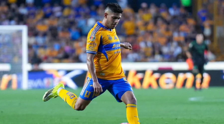 Renueva Tigres a Jesús Garza