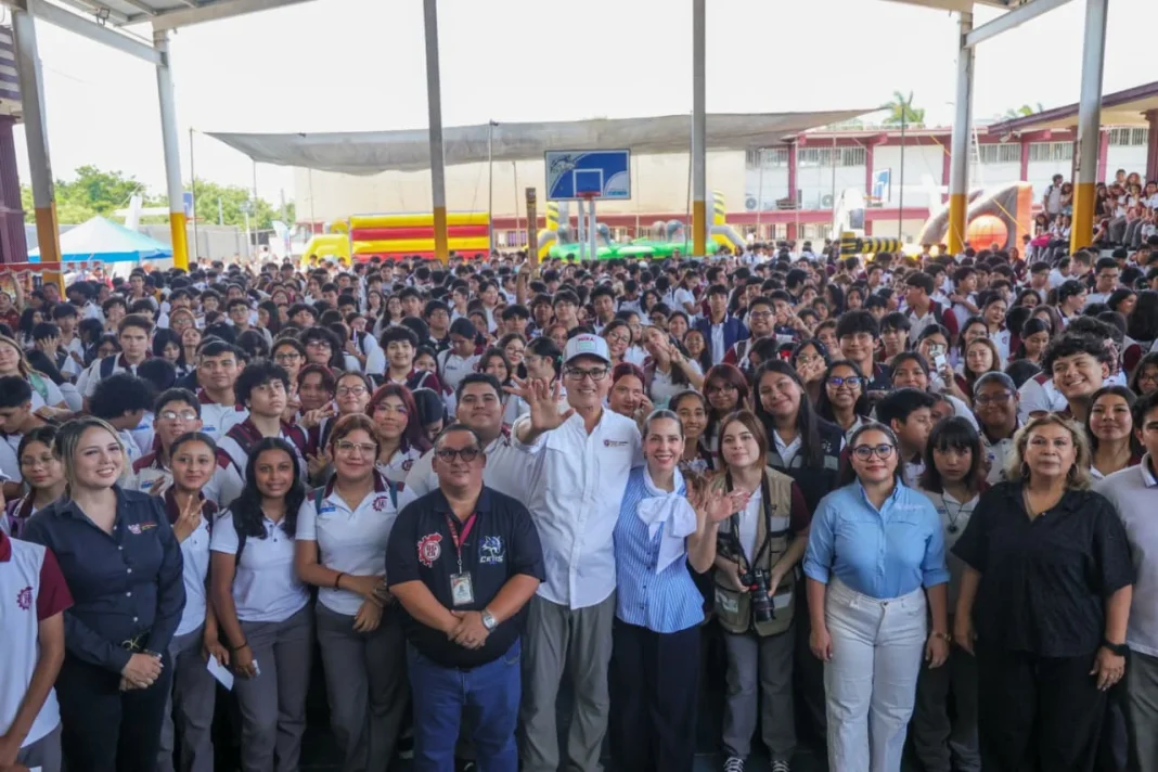 Erasmo Gonzales celebra el Día del Estudiante Técnico en el CETis 109
